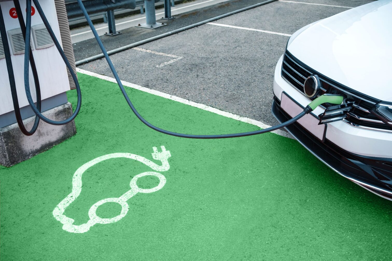 The Pros & Cons of Leasing an Electric Car | cars2buy